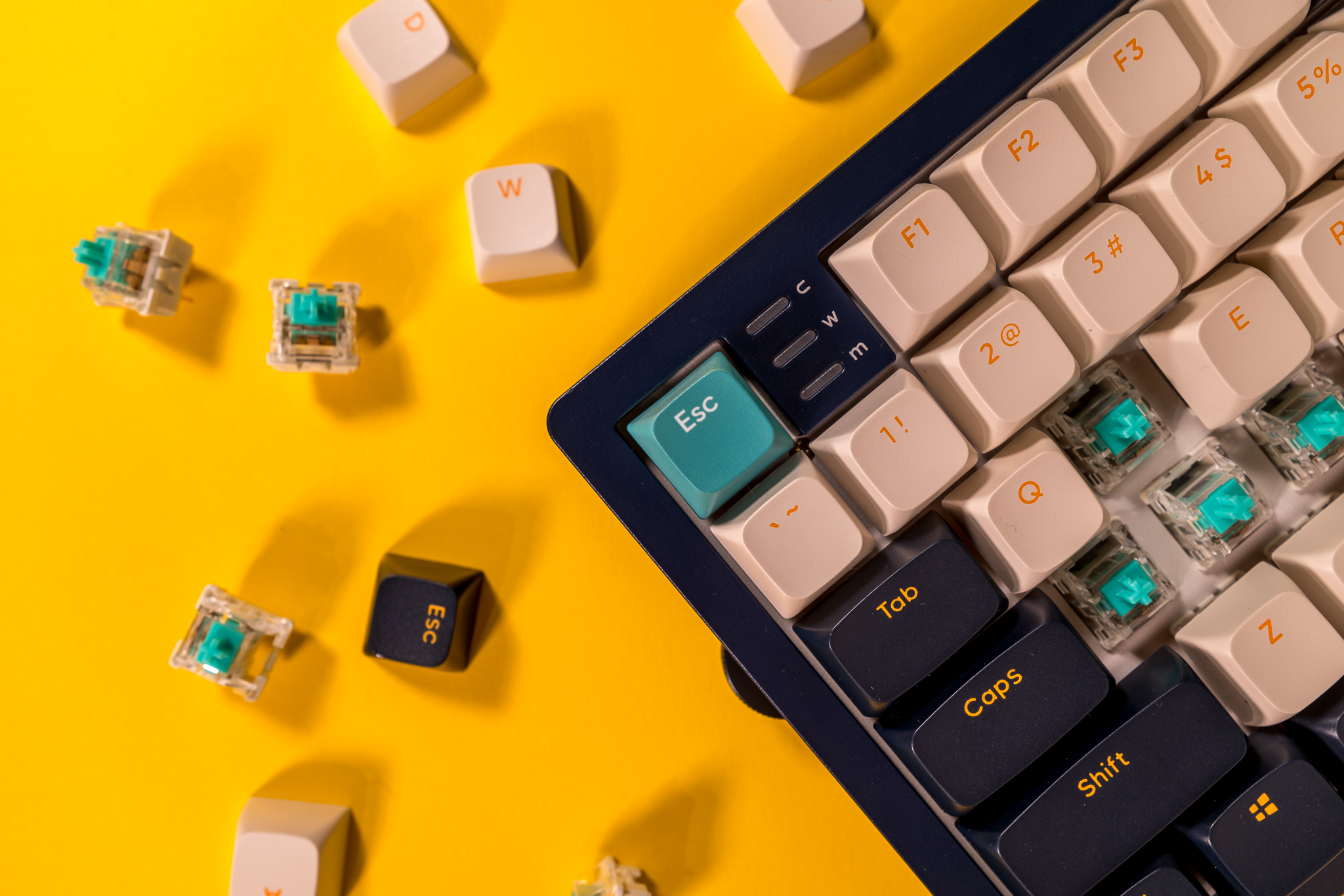 Nowy pogromca Keychrona? Test i recenzja Dark Project KD83A